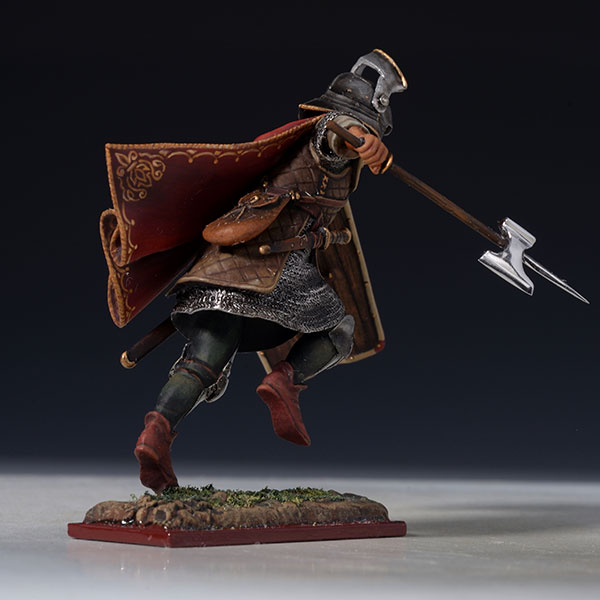 14th C Knight, Charging w/Axe | AeroArt International Inc.
